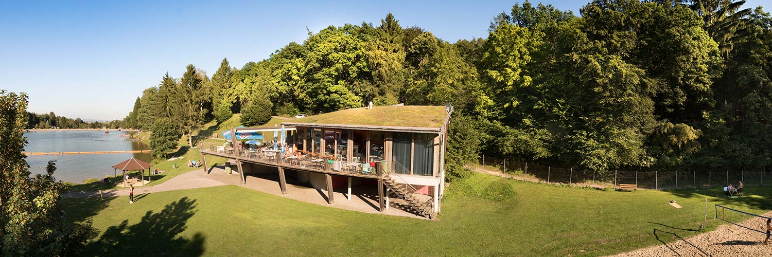 Badestausee Forchtenstein am Rande des Rosaliengebirges